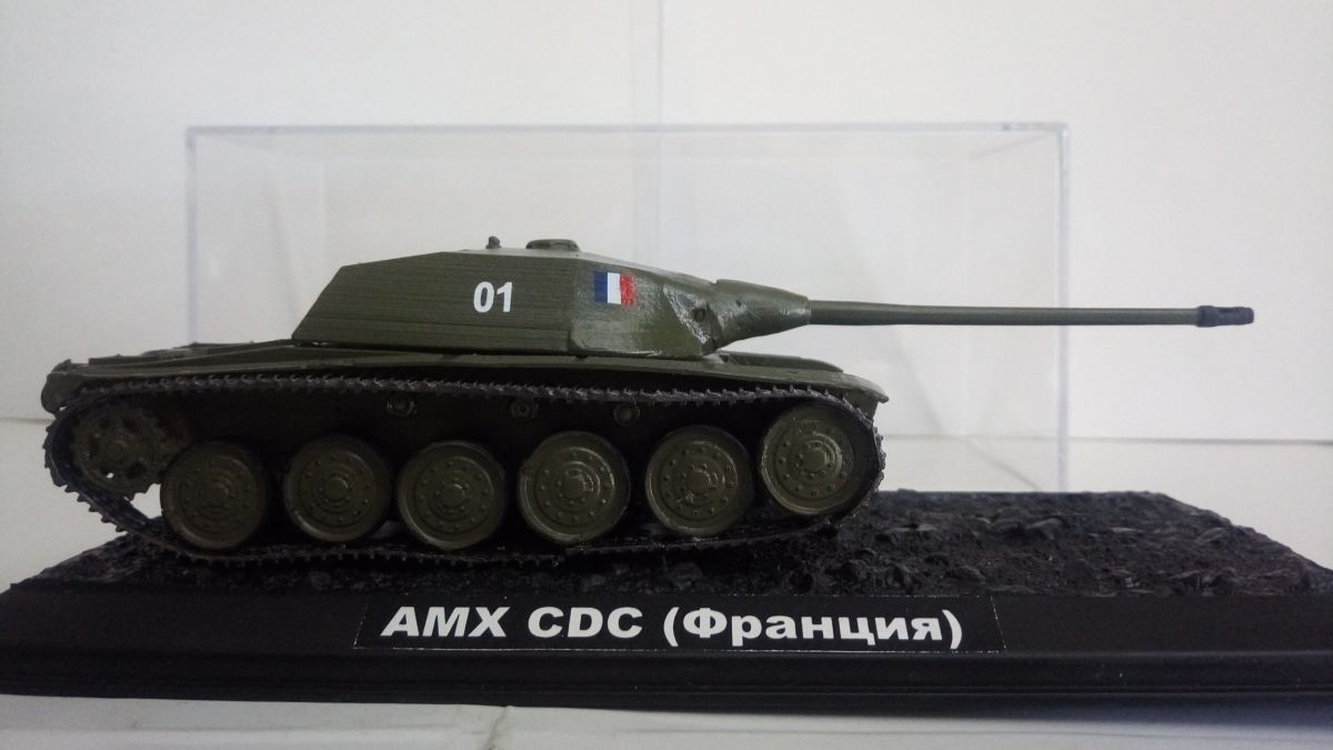 Французский танк AMX CDC в масштабе 1/72